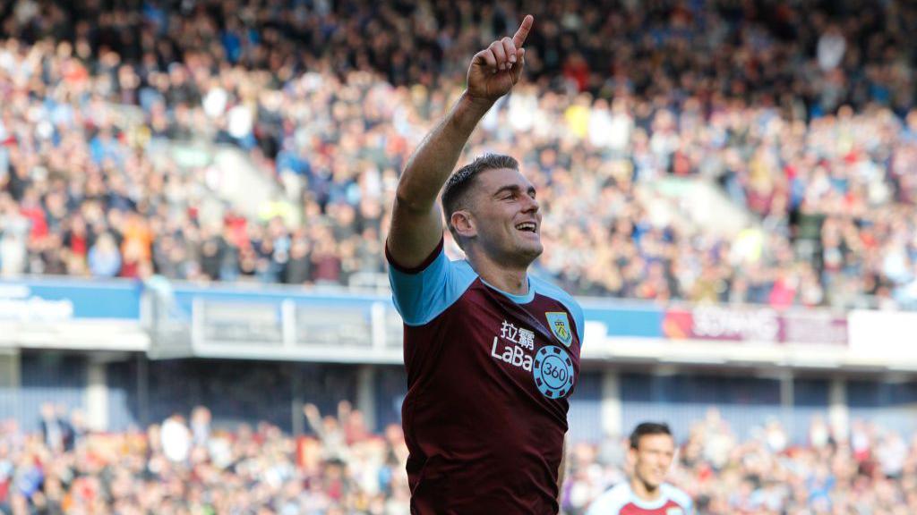 Burnley news: Sam Vokes on 'special' Sean Dyche era - BBC Sport