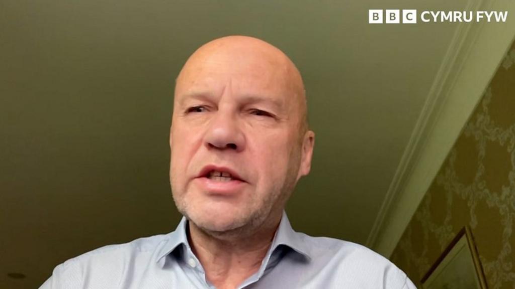 'Derbyn clec ariannol bil ynni er budd cwsmeriaid' - BBC Cymru Fyw