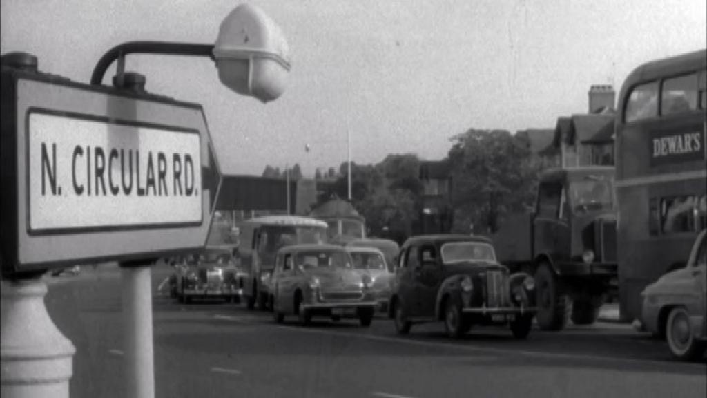 BBC Archive 1958: Second Enquiry - Britain's roads - BBC