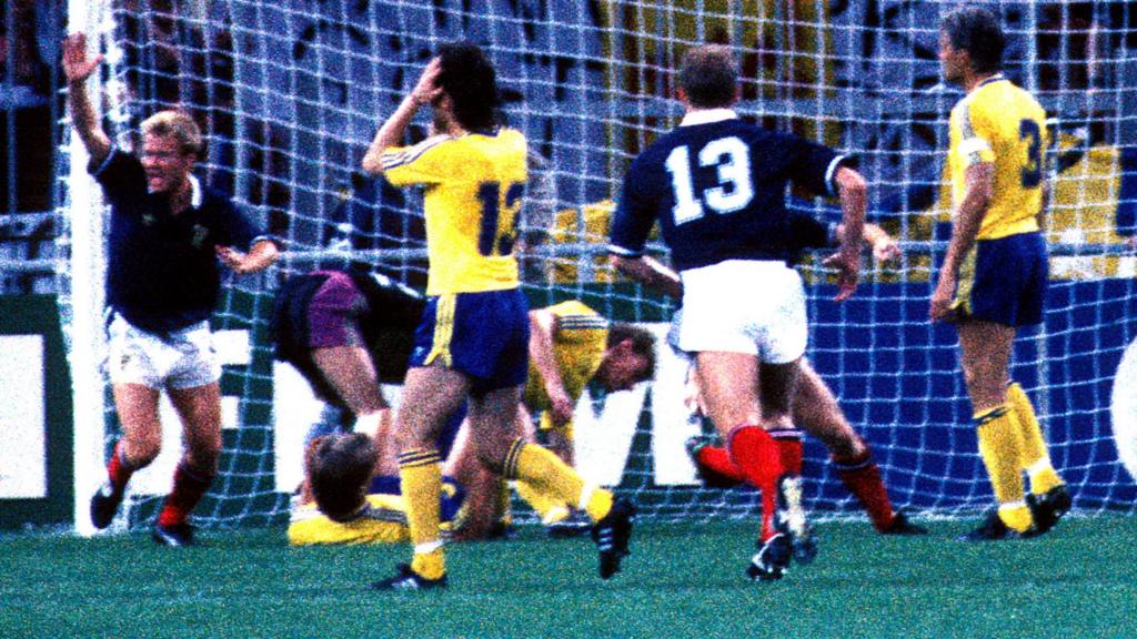 Watch: Fifa World Cup Rewind - Scotland v Sweden from 1990 - BBC Sport