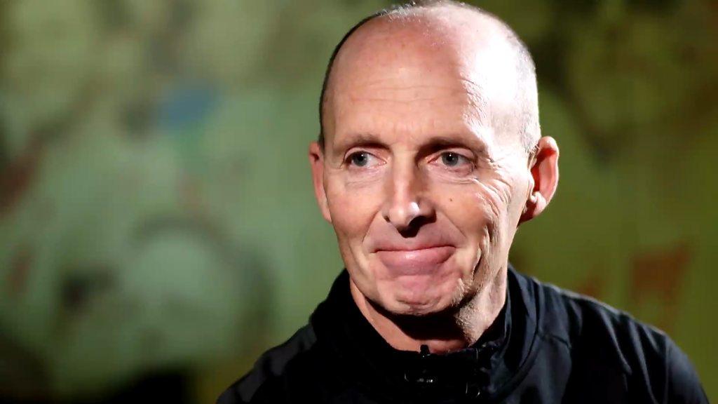 Premier League ref Mike Dean on 'celebrating' goals & booking Aguero ...