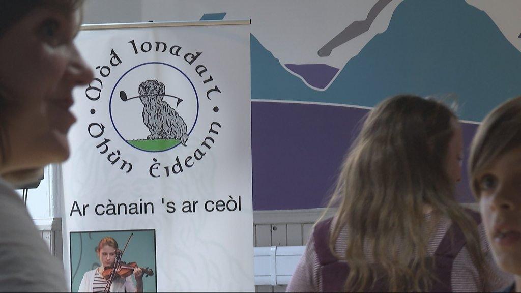 Mòd Ionadail Dhùn Èideann - Naidheachdan a' BhBC