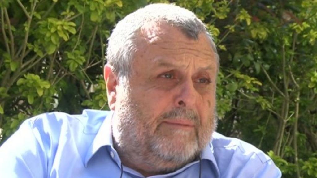 John Pierce Jones yn cwyno wrth yr heddlu - BBC Cymru Fyw