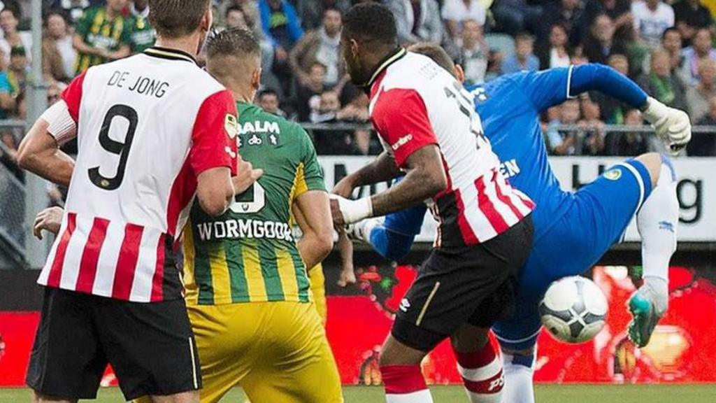 Goalkeeper's amazing backheel equaliser in injury time - BBC Sport