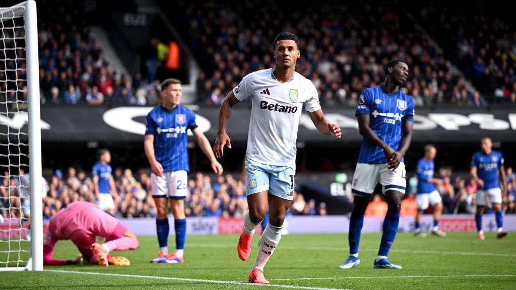 Aston Villa news: Phil Jones and Danny Murphy praise Ollie Watkins ...