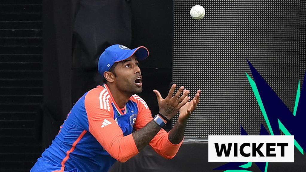 T20 World Cup video: Suryakumar Yadav takes incredible catch in the final over - BBC Sport