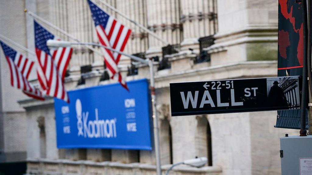 Business Live: Wall Street shares still falling - BBC News