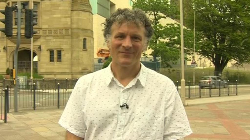 Dr Jerry Hunter ar Pontio - BBC Cymru Fyw