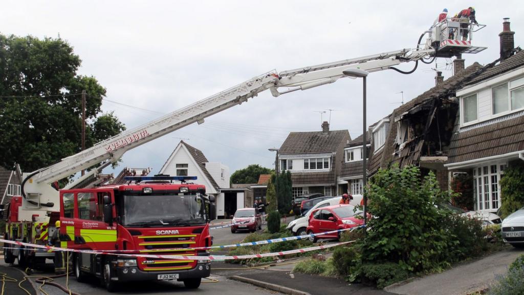 As it happened: Two killed in Derbyshire house explosion - BBC News