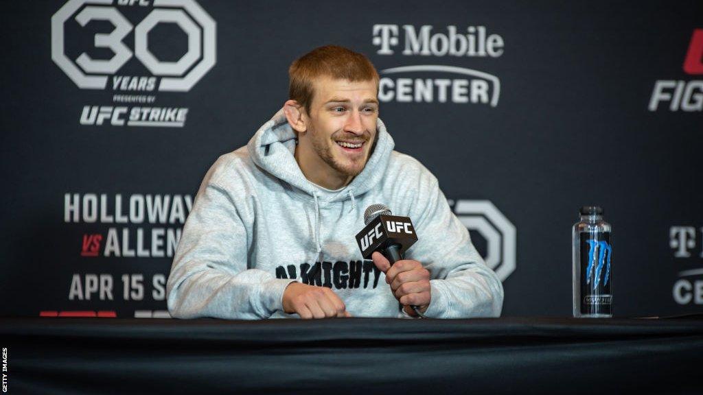 UFC 297: Arnold Allen using social media to show his 'authentic self ...