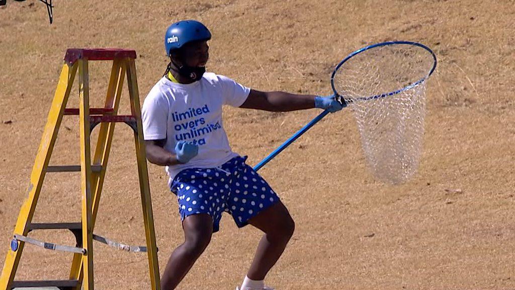 Solidarity Cup: Ball boy thrills commentators with brilliant catches ...