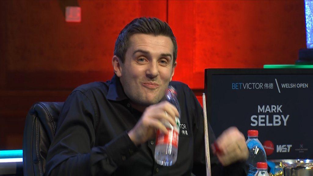 Welsh Open: Mark Selby misses final pink when on for a 147 - BBC Sport