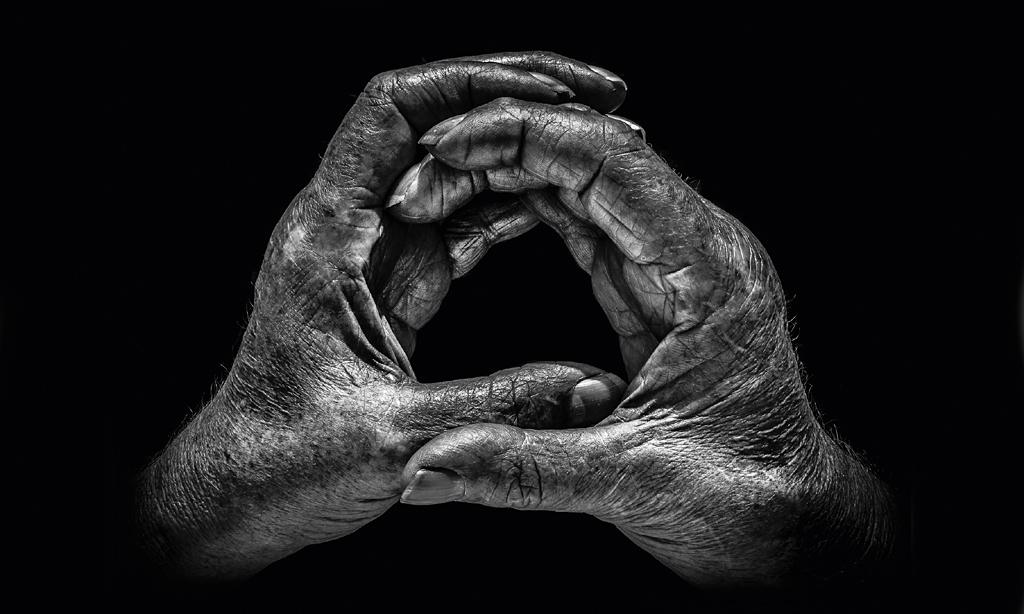 How your life story is told by your hands - BBC News