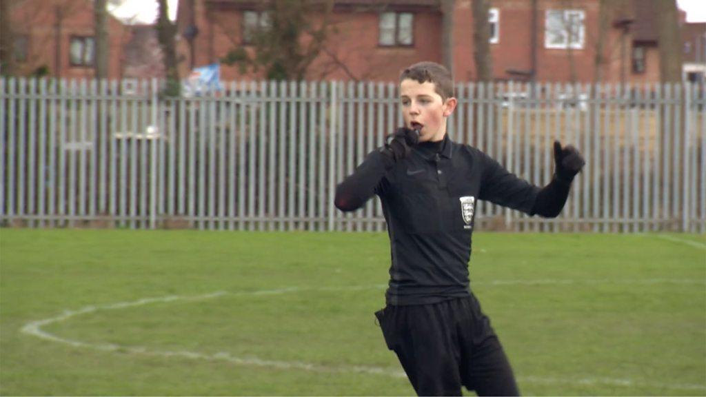 Teen referees report abuse and threats from parents - BBC Newsround