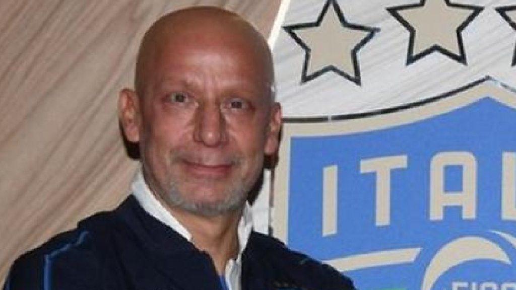 Vialli sees 'both sides' of argument to restart football - BBC Sport