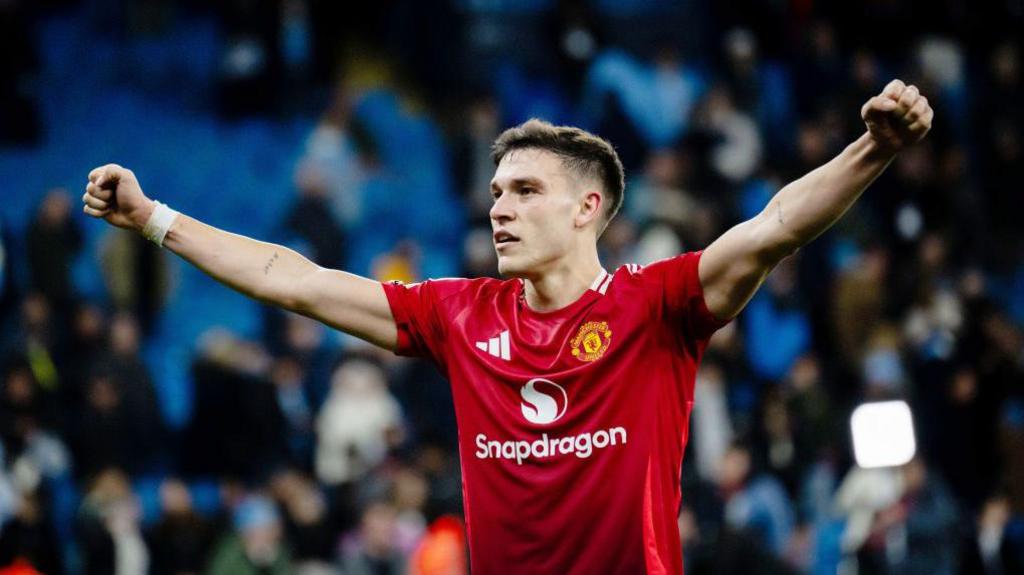 Man Utd news: Manuel Ugarte has backed United to win titles under new ...