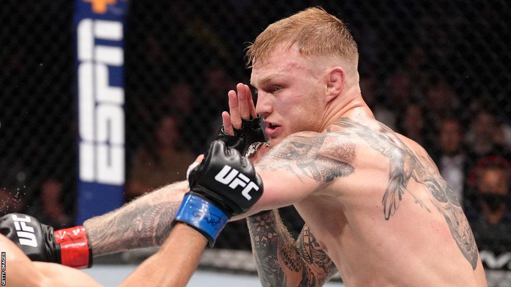 Cage Warriors 161: Mason Jones to fight Yann Liasse in Dublin - BBC Sport