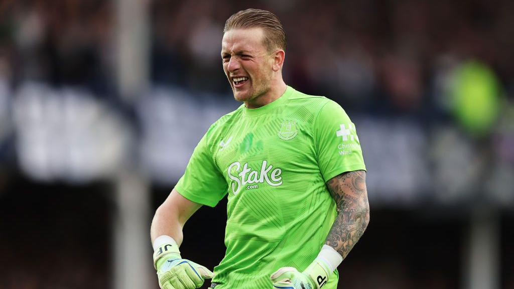 Everton news: Fan view on Pickford's penalty save from Gordon - BBC Sport