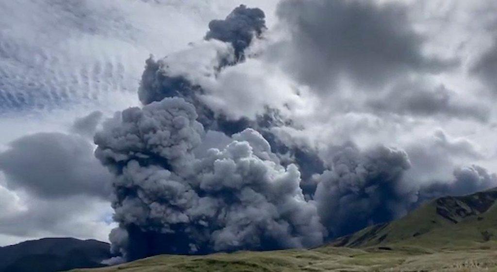 Watch as this Japanese volcano erupts spewing ash into the sky - BBC ...