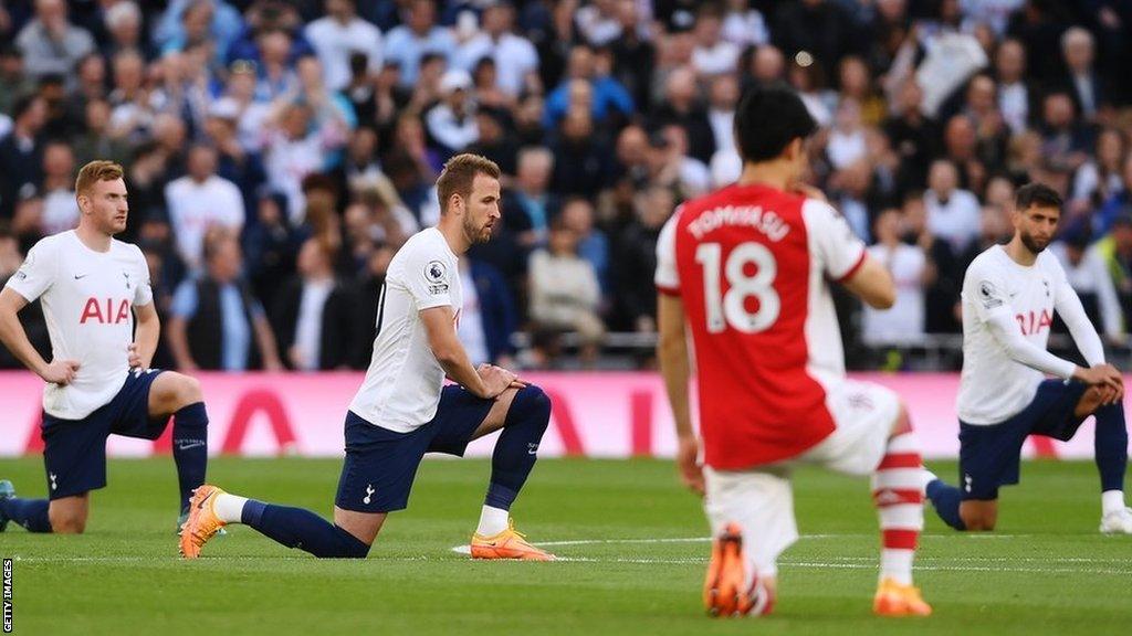Premier League captains confirm players to continue taking a knee - BBC ...