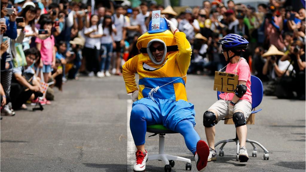 Chair racing championships in Taiwan - BBC Newsround