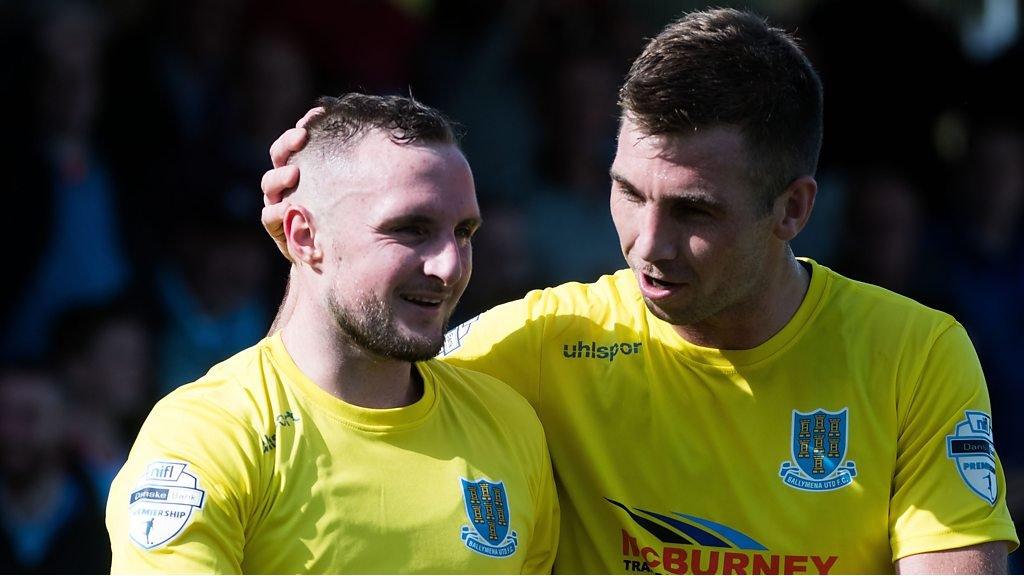 10-man Ballymena work hard for Carrick win - BBC Sport