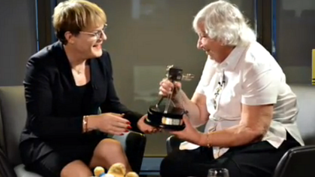 Unsung Hero: When Eddie Izzard met Jill Stidever - BBC Sport