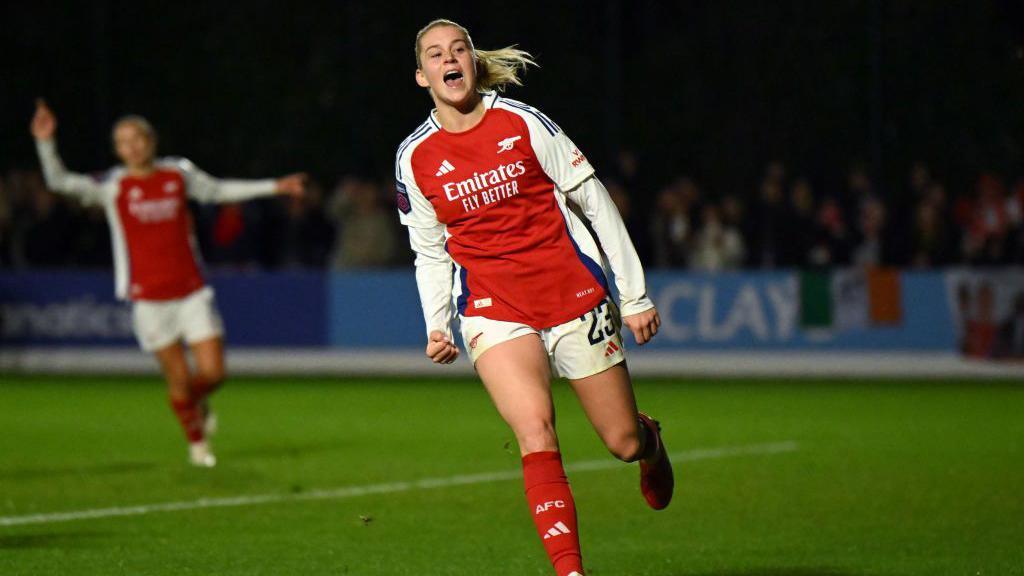 Everton 1-3 Arsenal: Alessia Russo makes difference for Gunners - BBC Sport