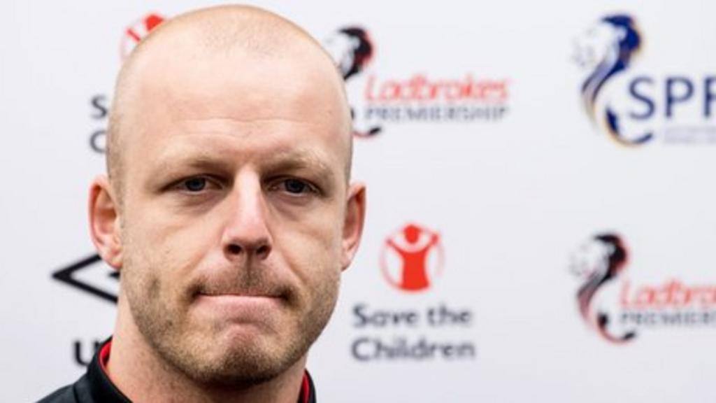 Steven Naismith coy on Hearts future - BBC Sport