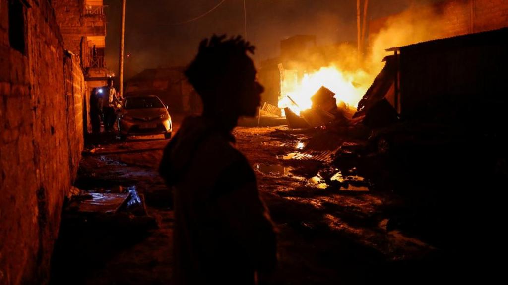 Survivors being treated after Kenya gas explosion - BBC News