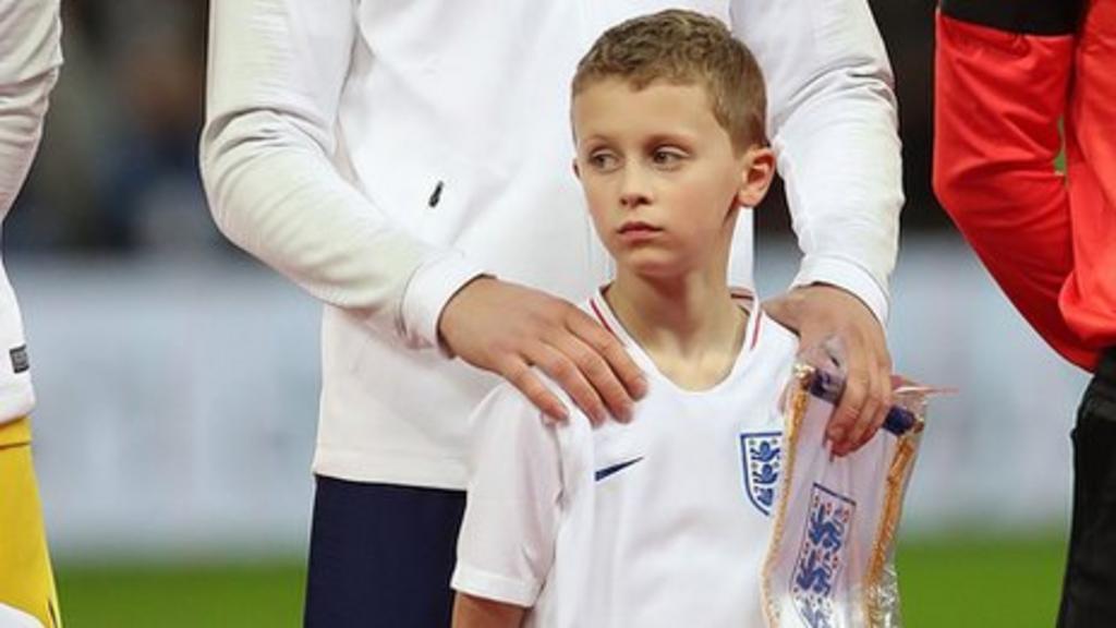 Simon Thomas: England mascot son was 'true hero' - BBC Sport