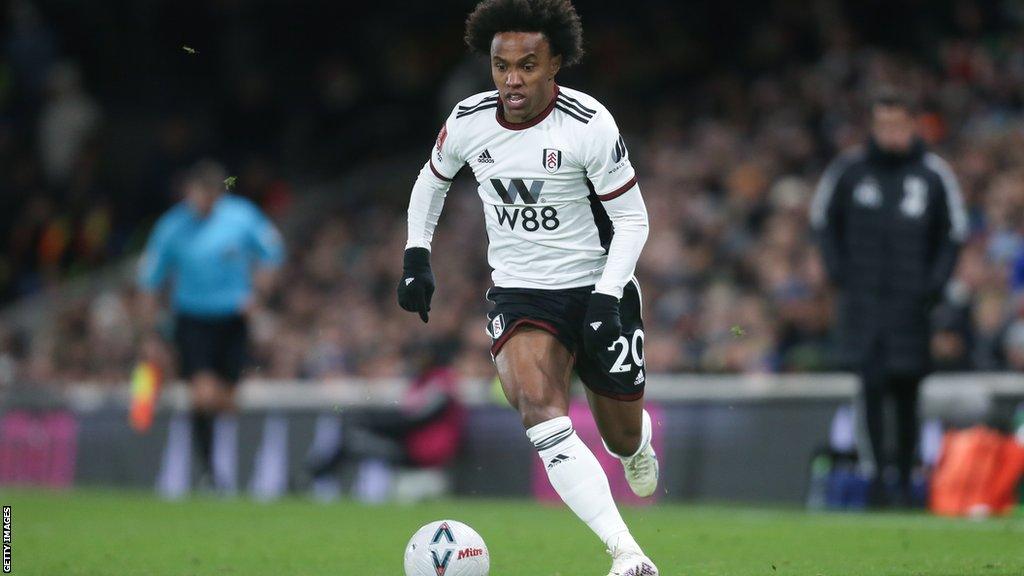 Willian: Brazilian winger rejoins Fulham on one-year deal - BBC Sport
