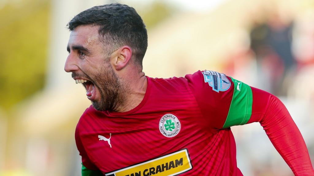 Gormley hits 200 as Reds hammer Swifts - BBC Sport