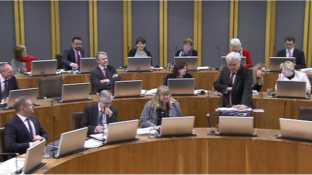 Welsh Government final budget 2018-19 approved - BBC News