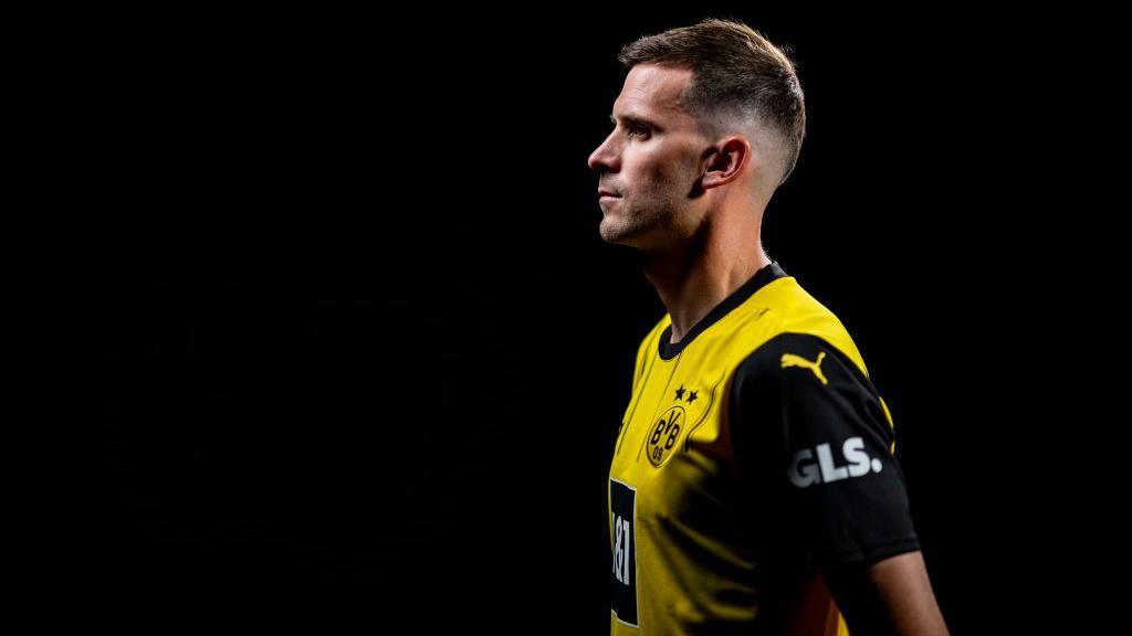 Brighton transfer news: Pascal Gross joins Dortmund - BBC Sport
