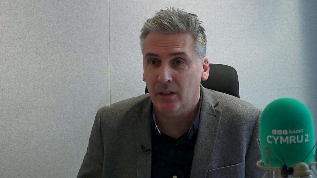 Radio Cymru 2: 'Cyrraedd cynulleidfa iau a llai rhugl' - BBC Cymru Fyw