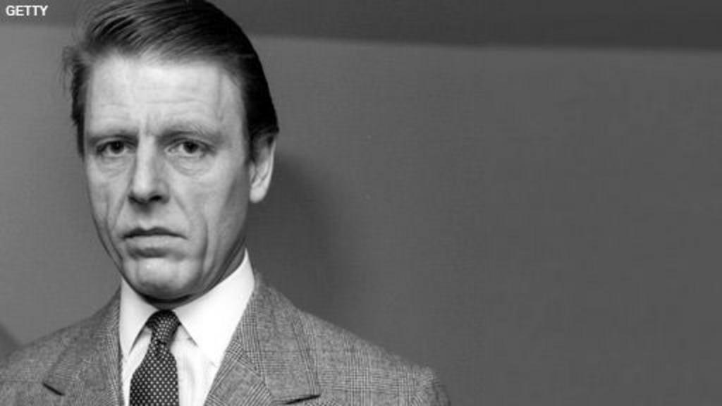 BBC Archive 1982: Round Midnight - Edward Fox - BBC