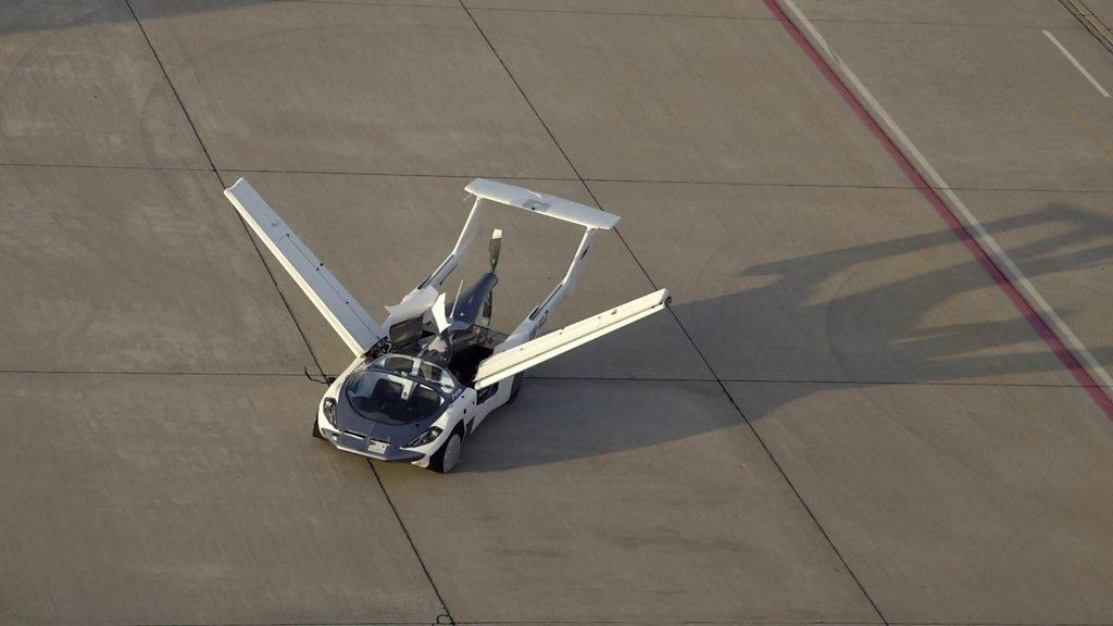 AirCar: The car that can turn into an aircraft and take flight - BBC ...