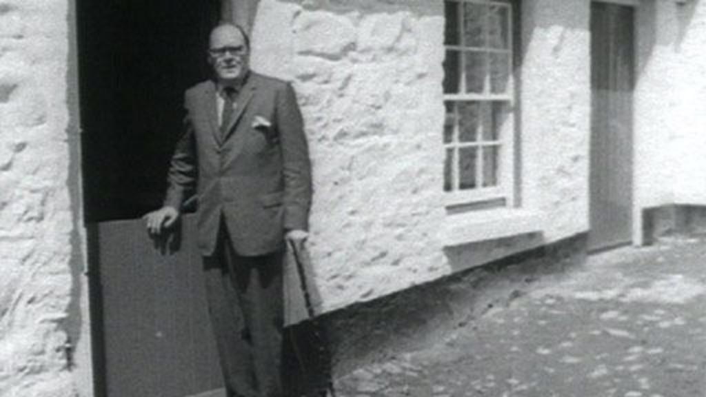 BBC Archive 1960: Pogue's Entry - Roving Reporter - BBC