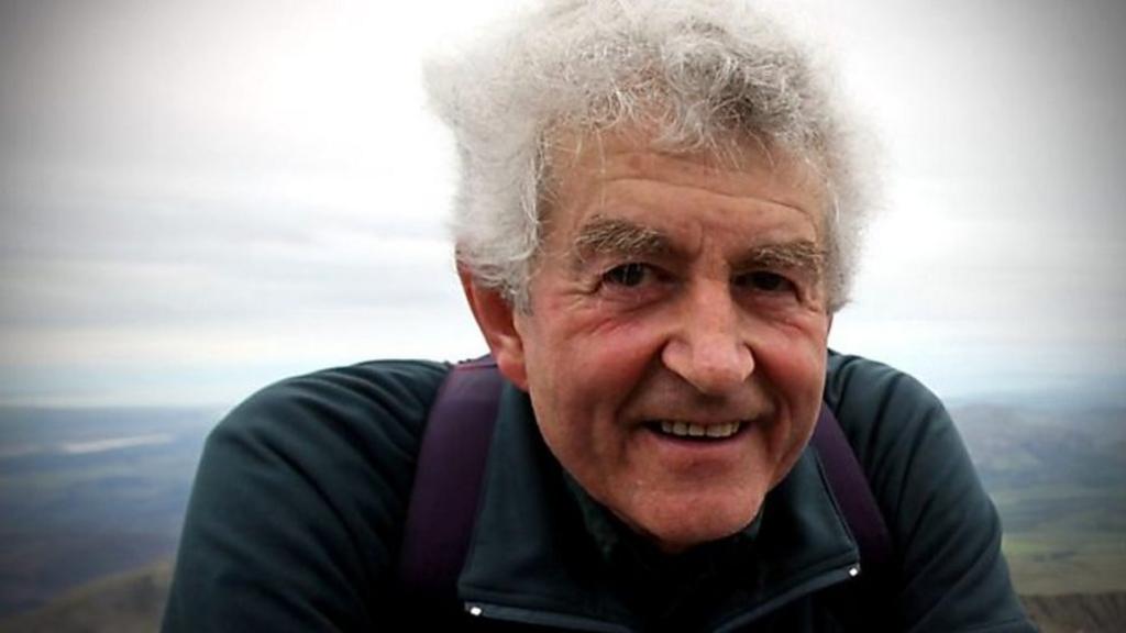 Englyn Meirion MacIntyre Huws er cof am Rhodri Morgan - BBC Cymru Fyw
