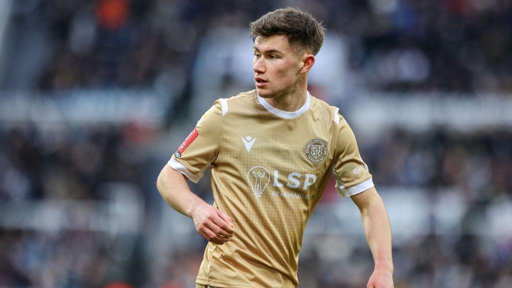 Cameron Congreve: Swansea midfielder joins Dundee on loan - BBC Sport