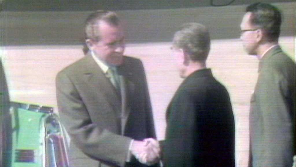 BBC Archive 1972: Nixon makes historic visit to China - BBC