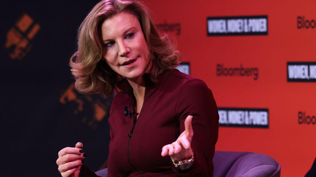 Tottenham: Amanda Staveley hopes to return to football - BBC Sport