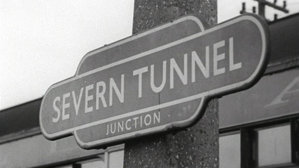 Severn Tunnel Junction car ferry service replaced by new bridge - BBC