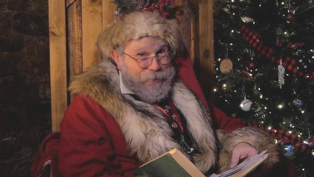 Ho! Ho! Ho! Neges gan Siôn Corn - BBC Cymru Fyw