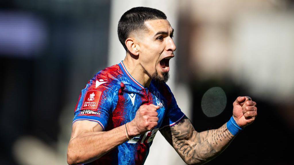 Crystal Palace news: 'It's my home' - Munoz extends Eagles contract - BBC Sport