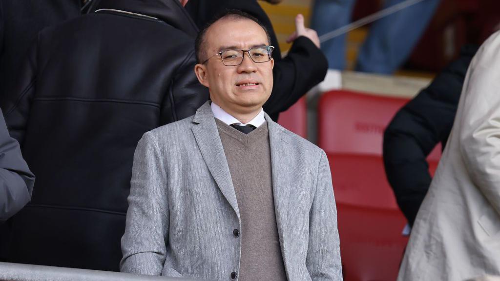 Wolves news: Q&A - Why are Fosun holding on to the club? - BBC Sport