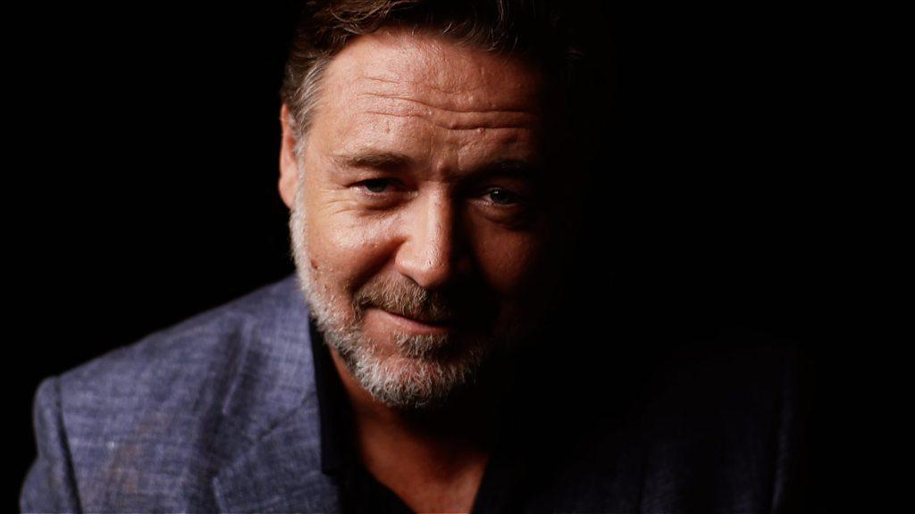 Russell Crowe's FA Cup final words of wisdom - BBC Sport