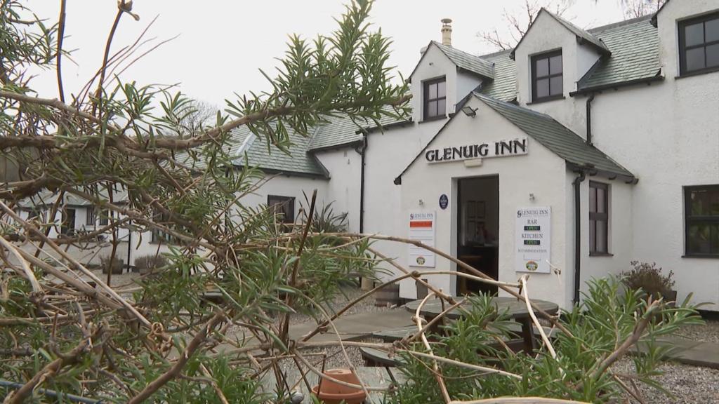 Taigh-òsta Ghleann Ùige fo sealbh na coimhearsnachd? - Naidheachdan a' BhBC