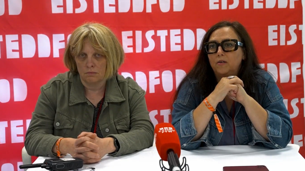 Atal y Fedal Ddrama: 'Rhaid parchu'r penderfyniad' - BBC Cymru Fyw